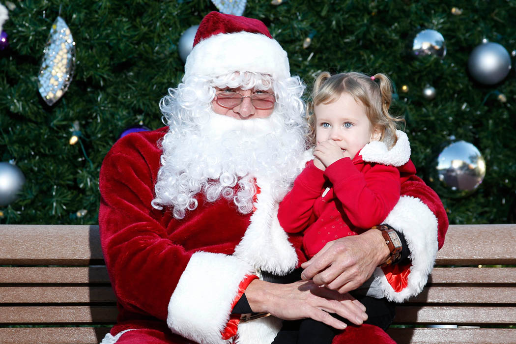 Smiles with Santa at GCU Christmas party - GCU News