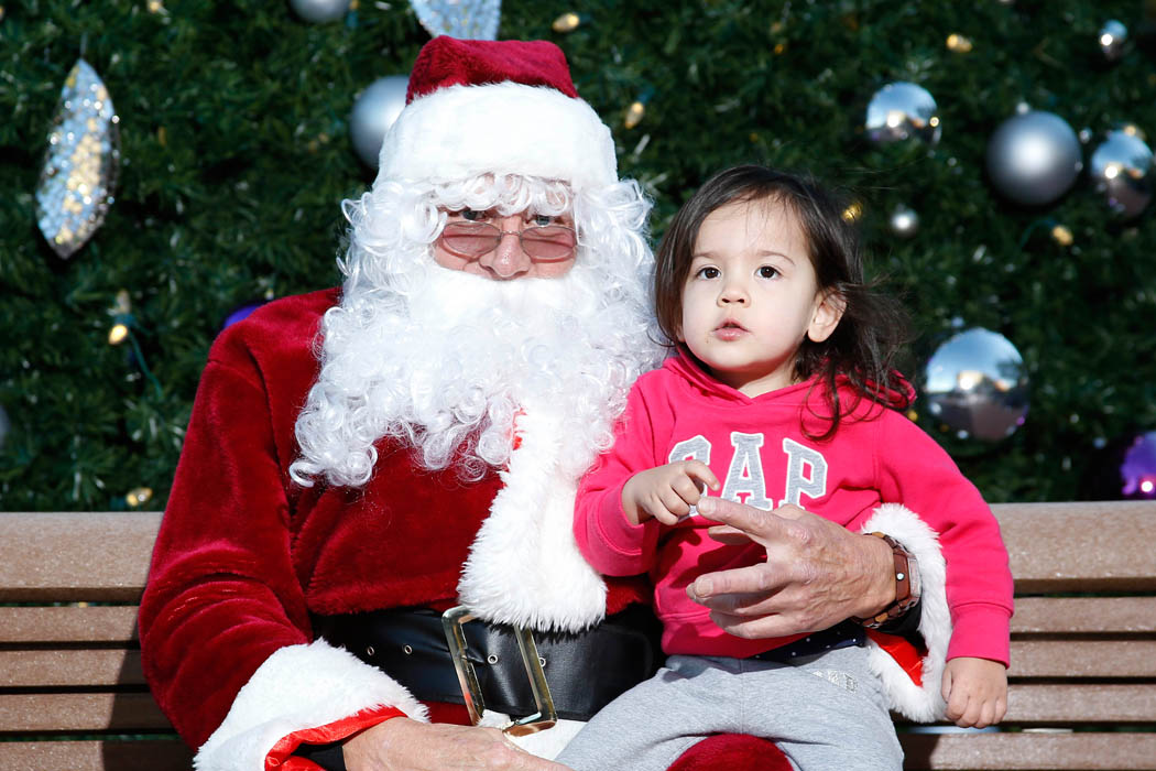 Smiles with Santa at GCU Christmas party - GCU News