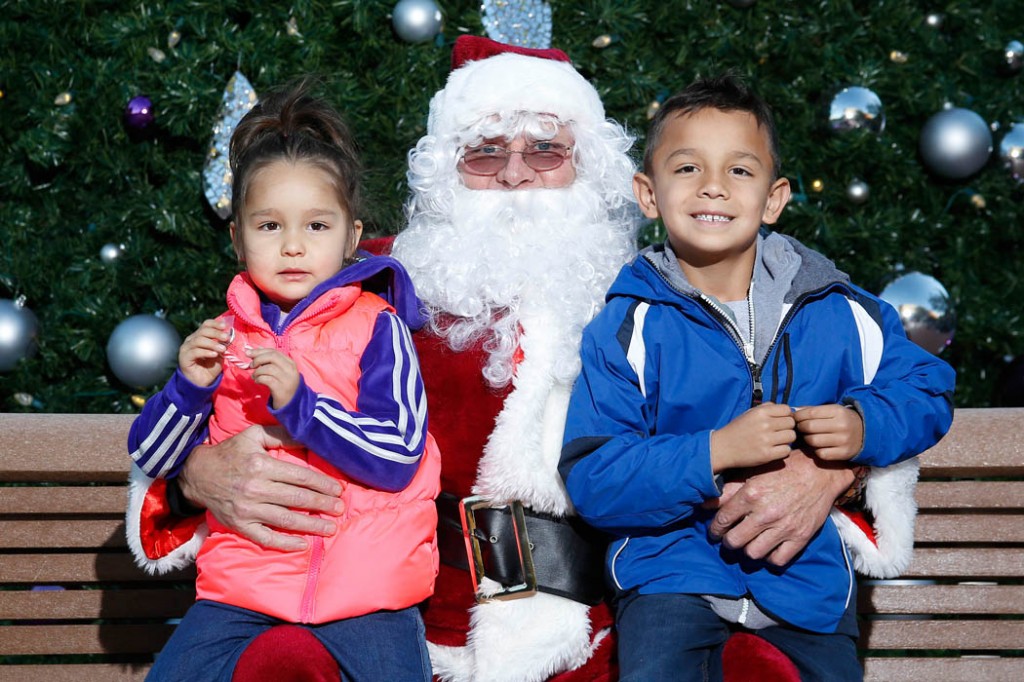 Smiles with Santa at GCU Christmas party - GCU News