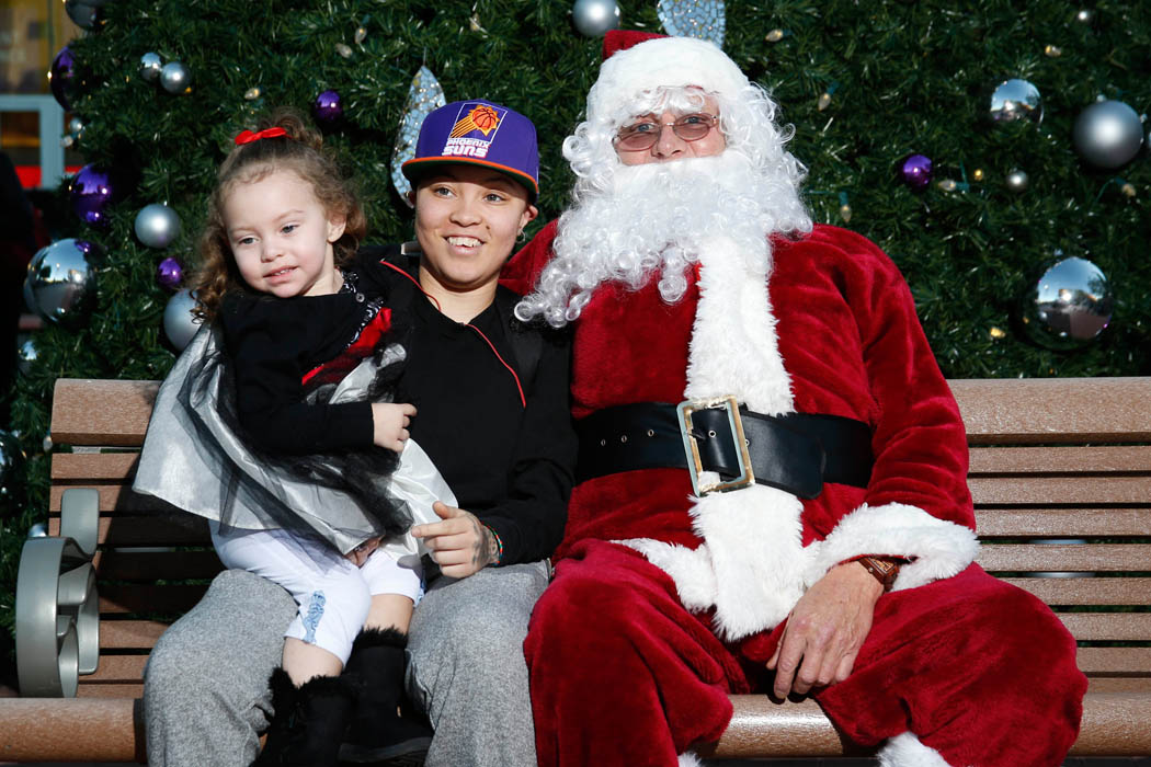 Smiles with Santa at GCU Christmas party - GCU News