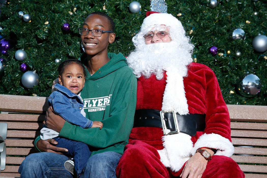 Smiles with Santa at GCU Christmas party - GCU News