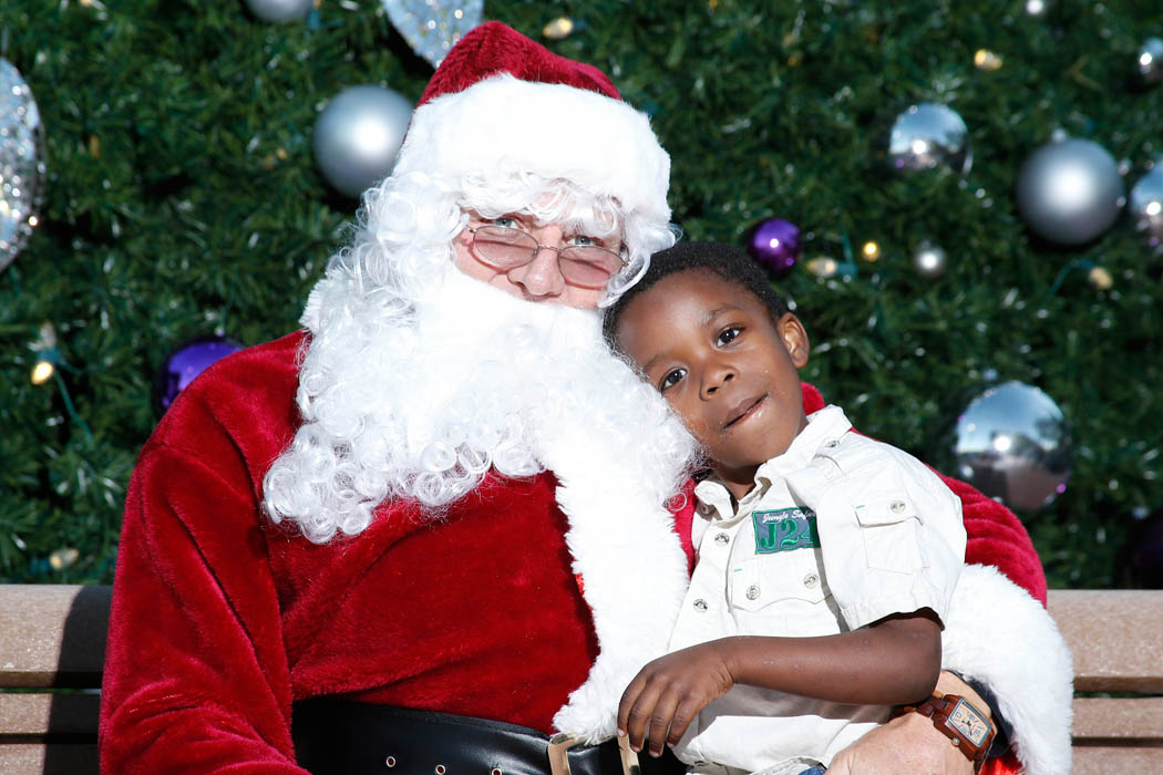 Smiles with Santa at GCU Christmas party - GCU News