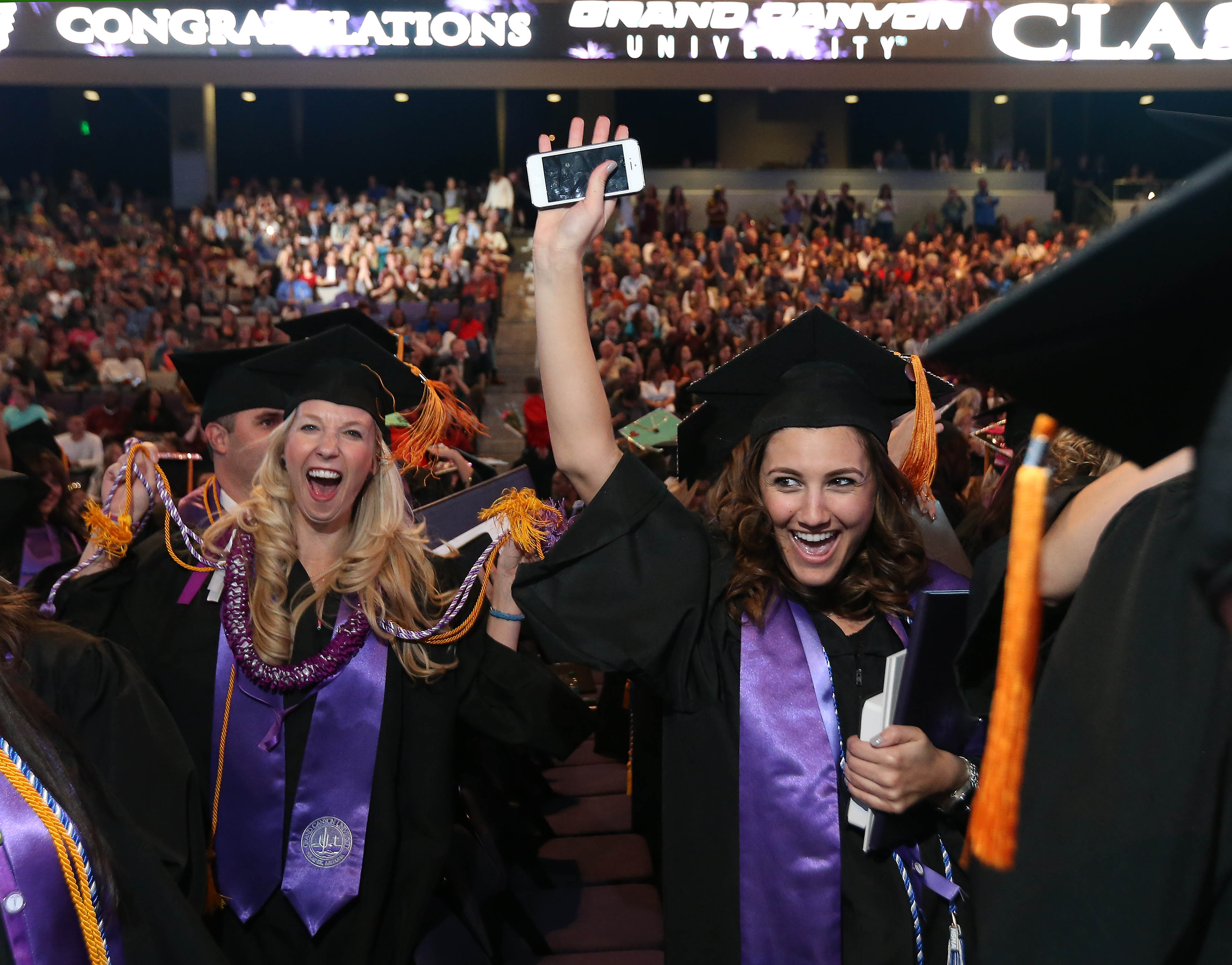 Winter commencement warms the hearts of graduates and guests - GCU News