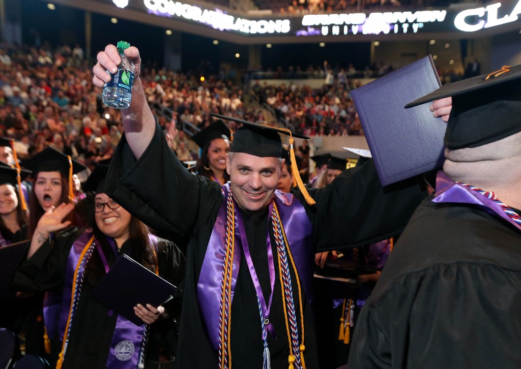 Winter commencement warms the hearts of graduates and guests - GCU News