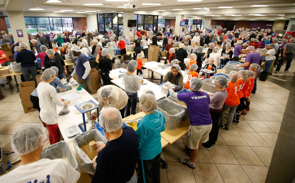 GCU community packs food for the world - GCU News