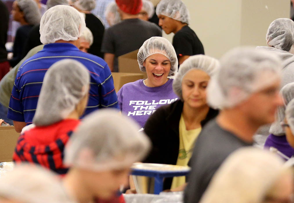 GCU community packs food for the world - GCU News