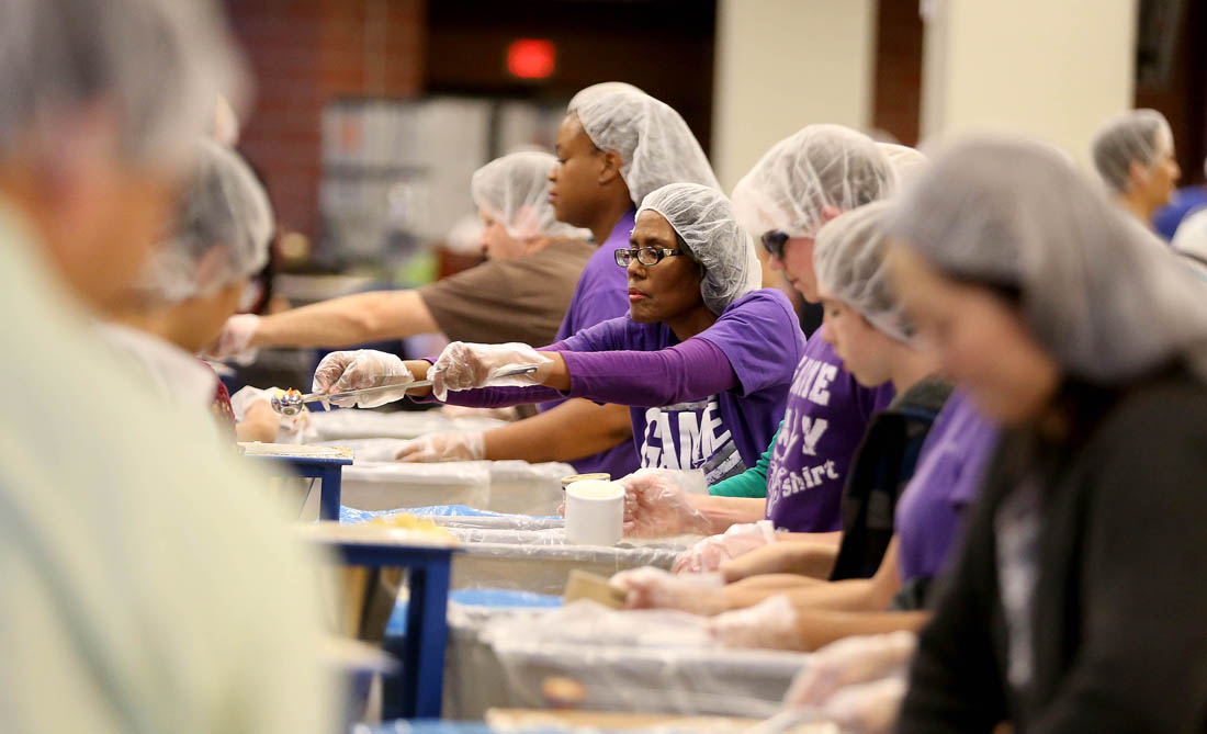 GCU community packs food for the world - GCU News