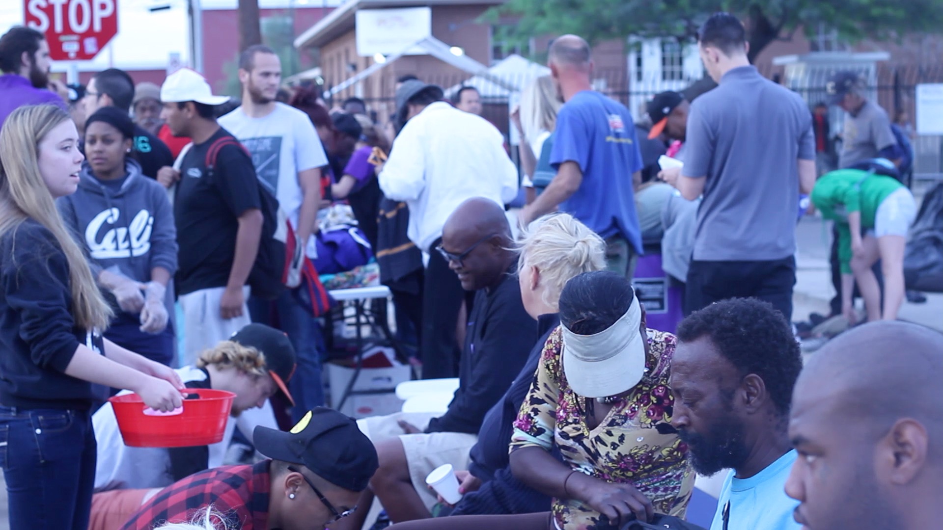 LoGo students cleanse spirits through homeless outreach - GCU News