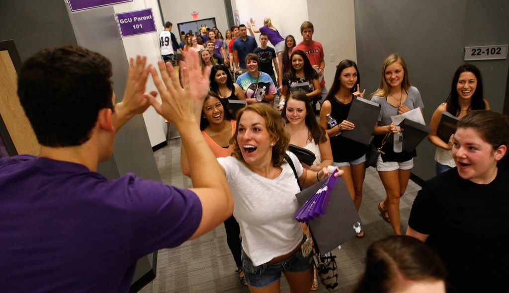 First summer orientation overflows with smiles, fun - GCU News