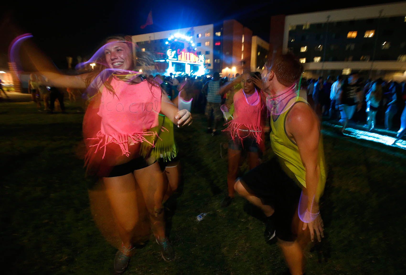 Students light up The Grove during Glow Party - GCU News