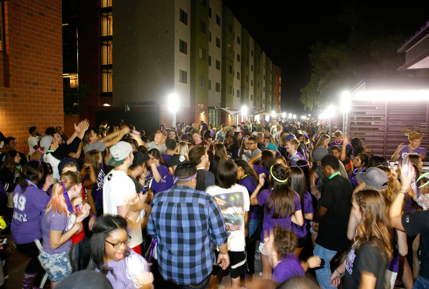 GCU students swarm Arena, Lopes Way for Midnight Ma-a-a-adness III ...