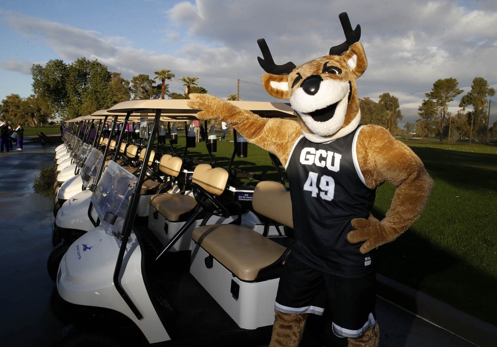 Weather cooperates for GCU Golf Course grand opening - GCU News