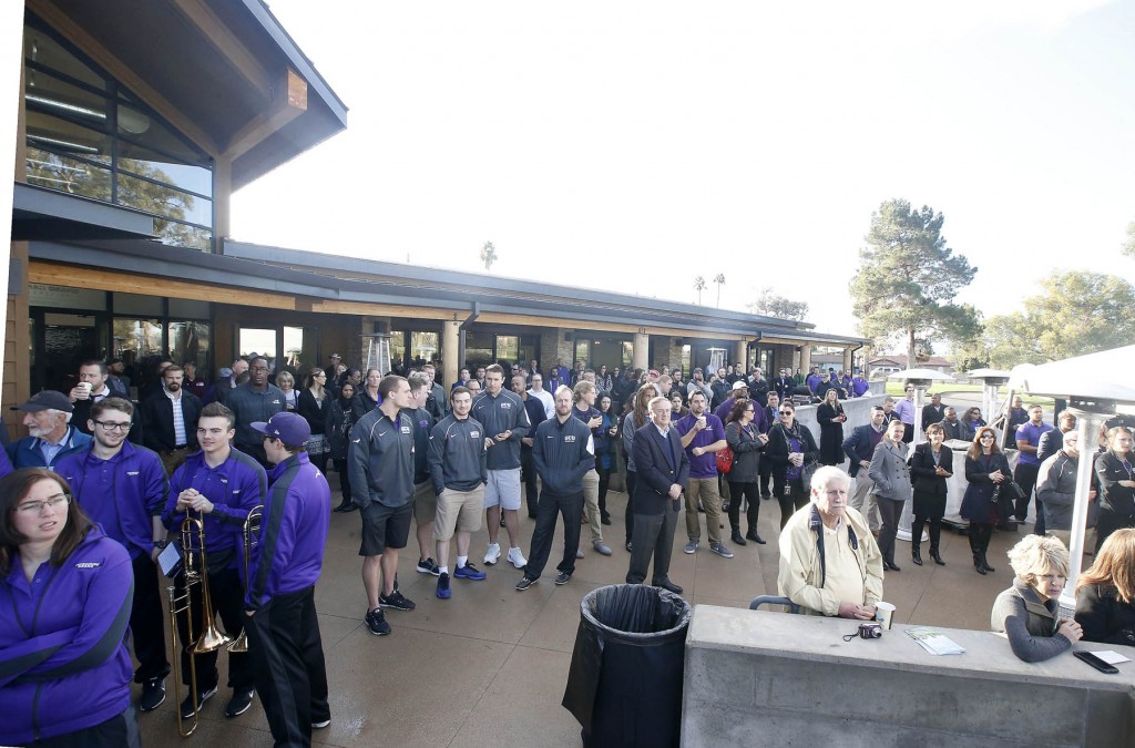 Weather cooperates for GCU Golf Course grand opening - GCU News