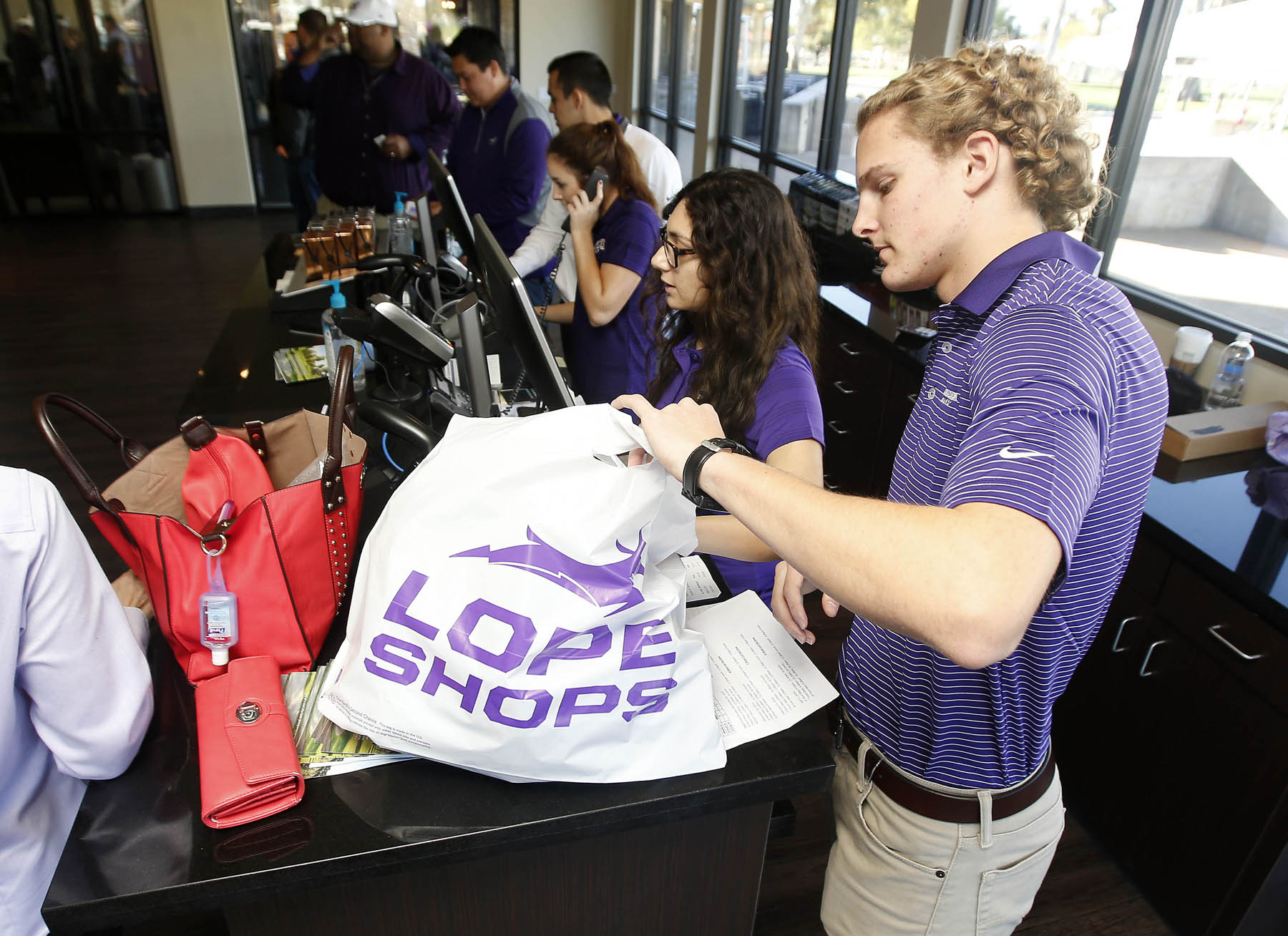 Weather cooperates for GCU Golf Course grand opening - GCU News