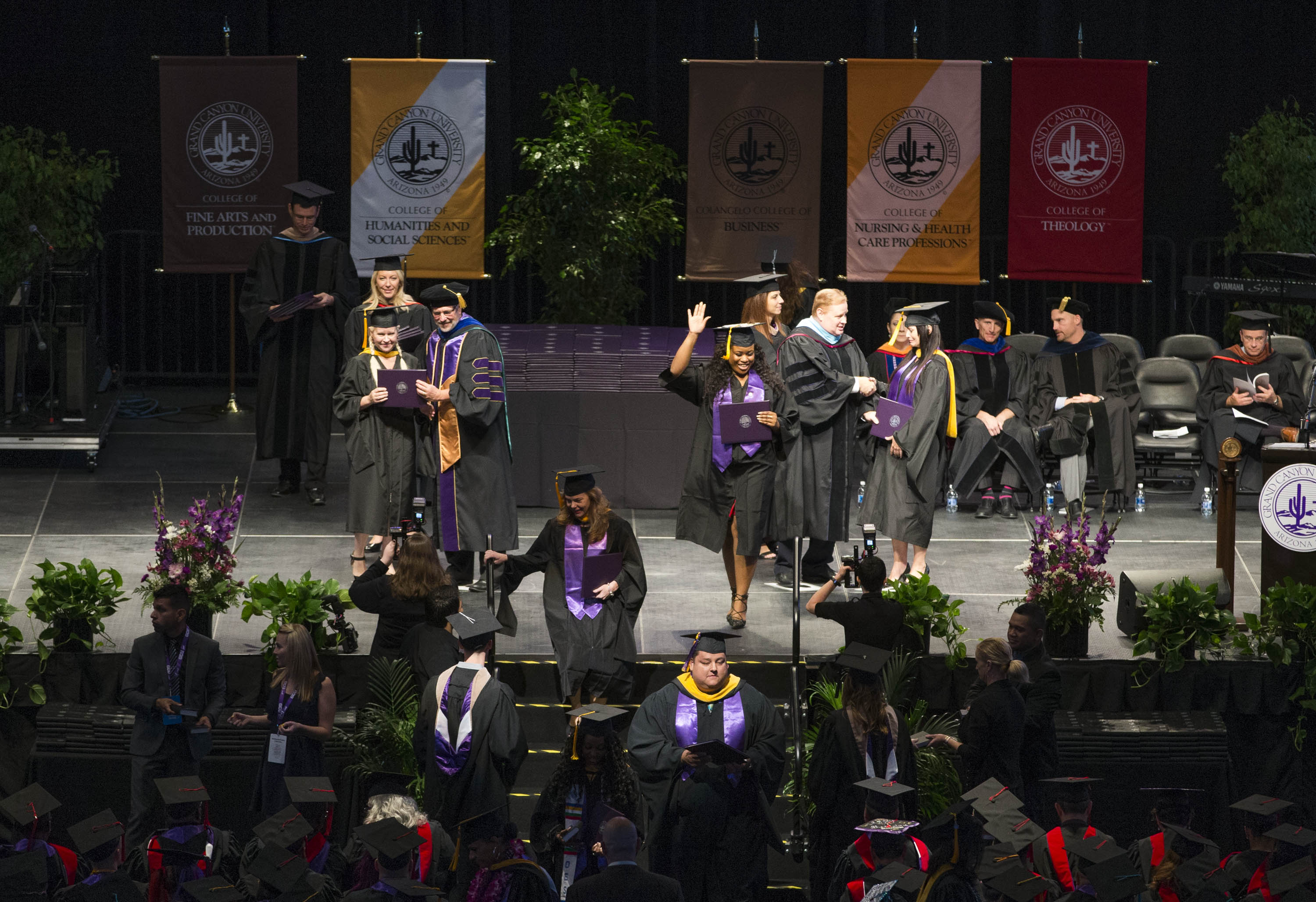 Slideshow: Friday morning commencement - GCU News