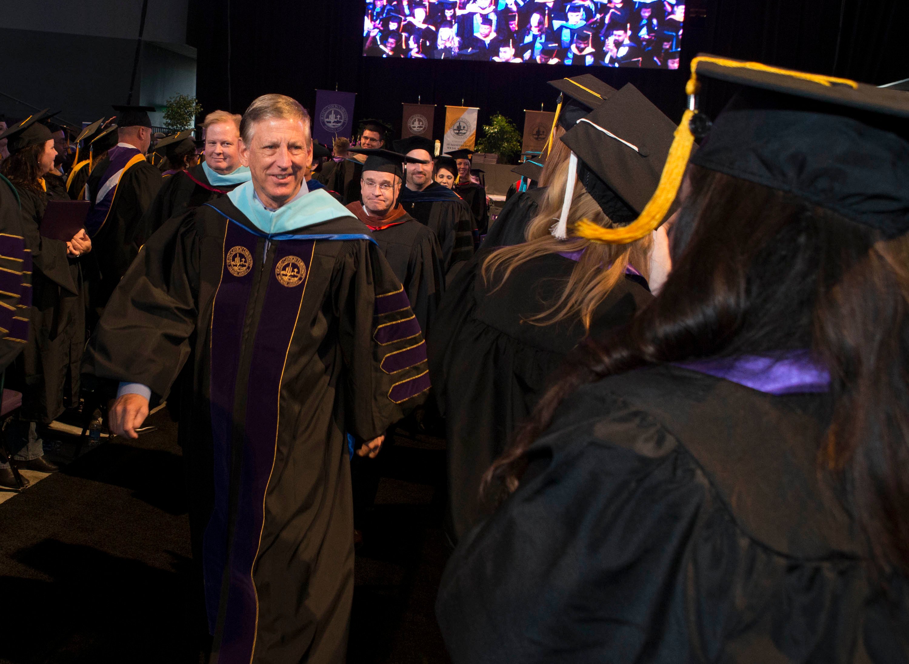Slideshow: Friday morning commencement - GCU News