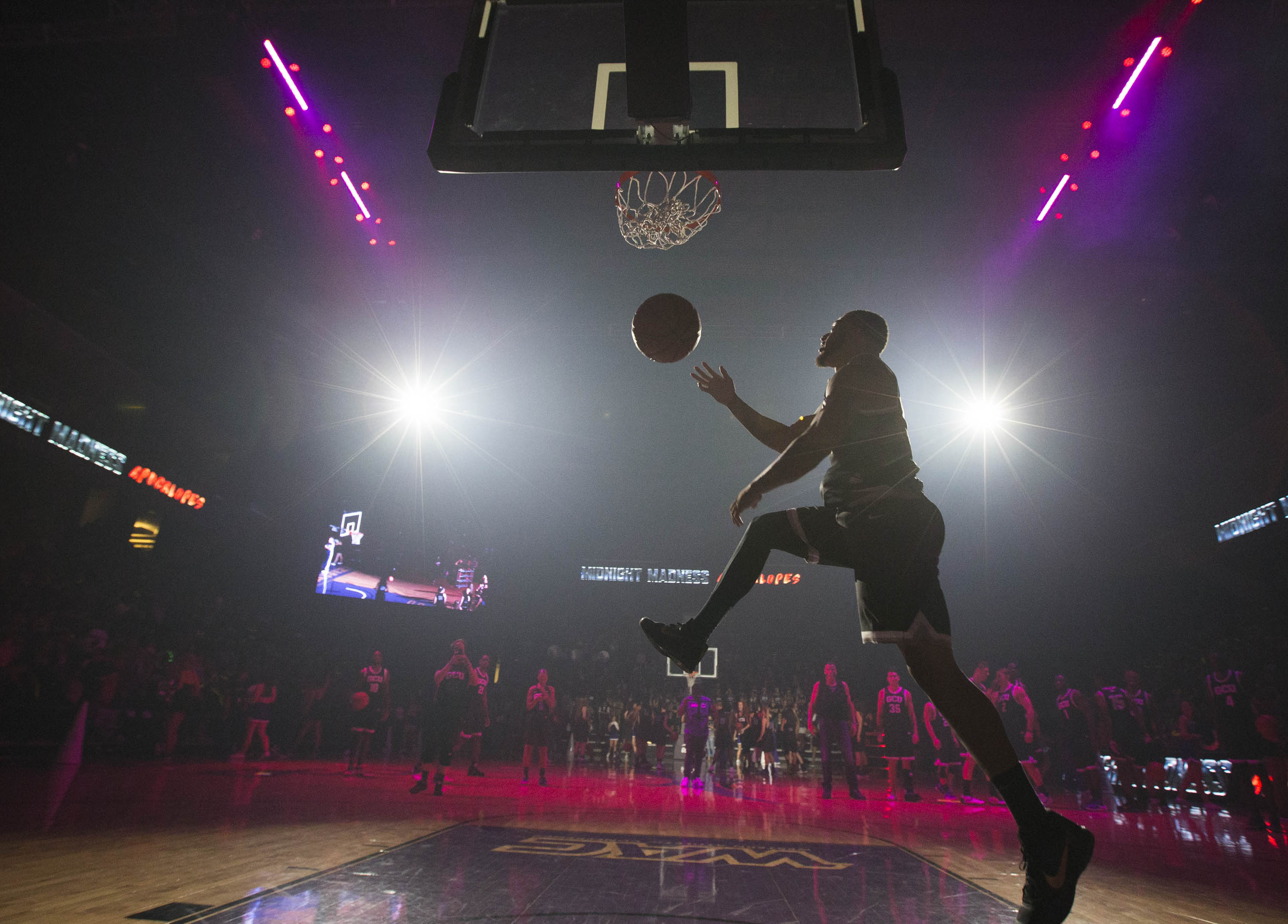 Slideshow: Midnight Madness sizzles with fun - GCU News