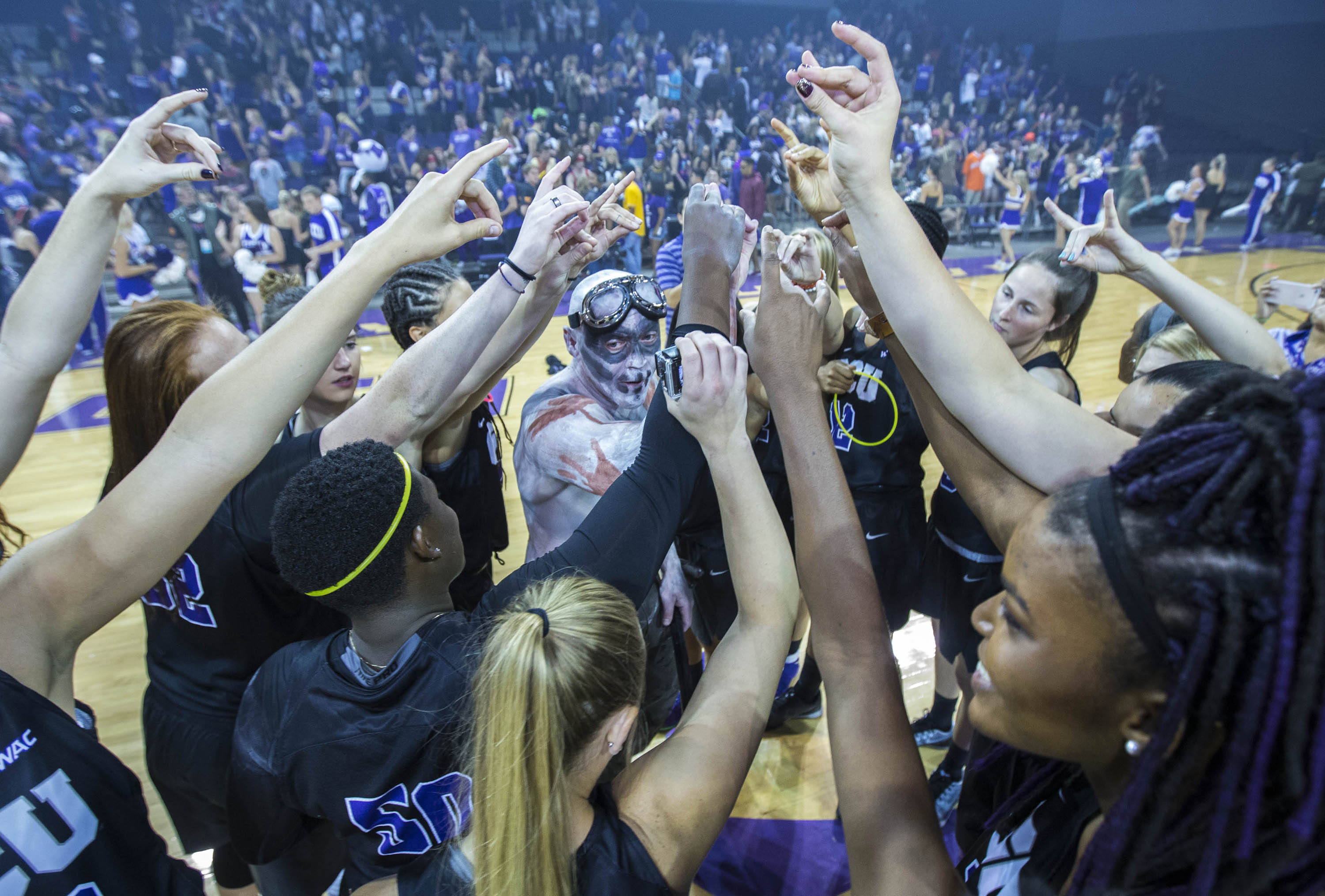 Slideshow: Midnight Madness sizzles with fun - GCU News