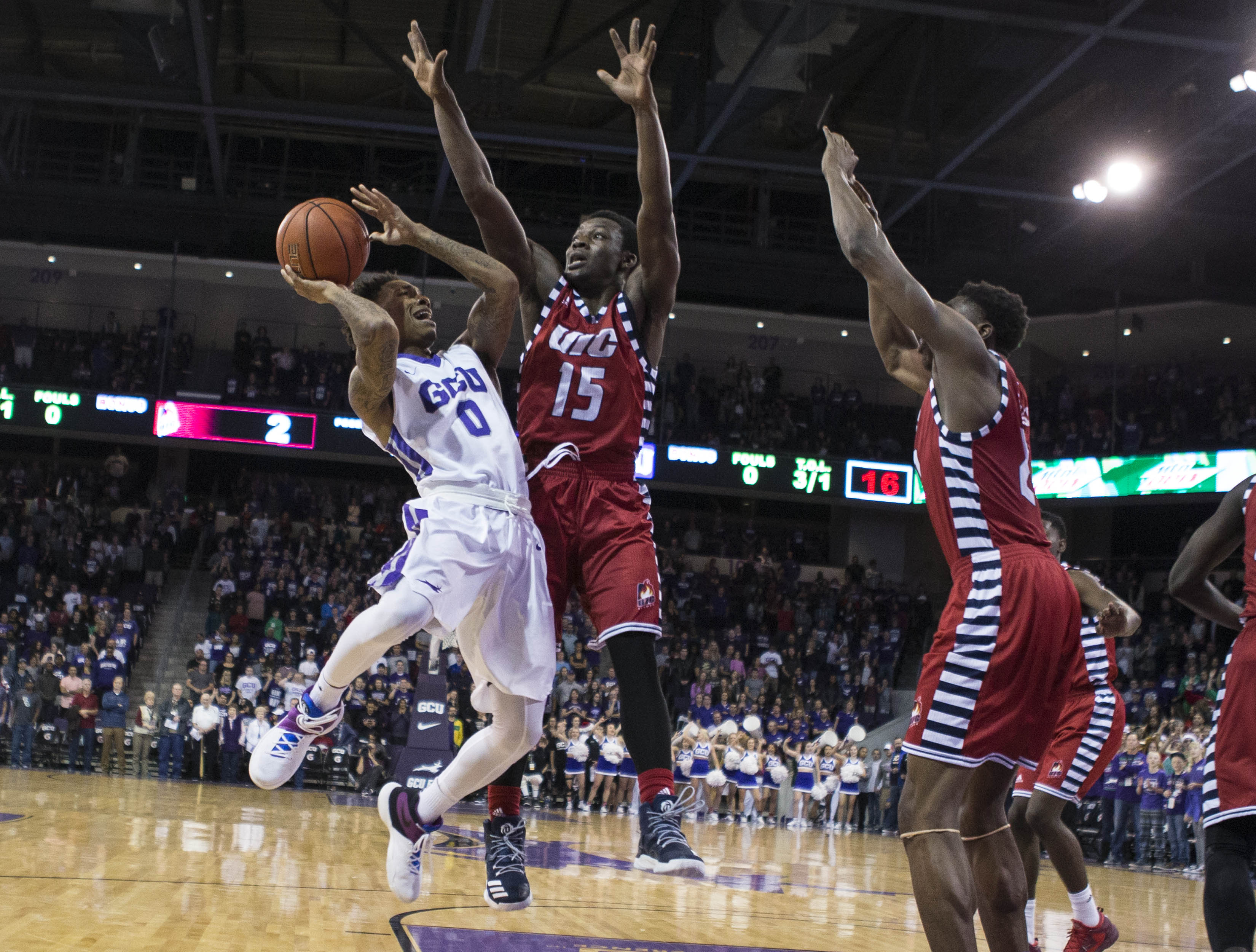 Slideshow: Men's basketball vs. Illinois-Chicago - GCU News