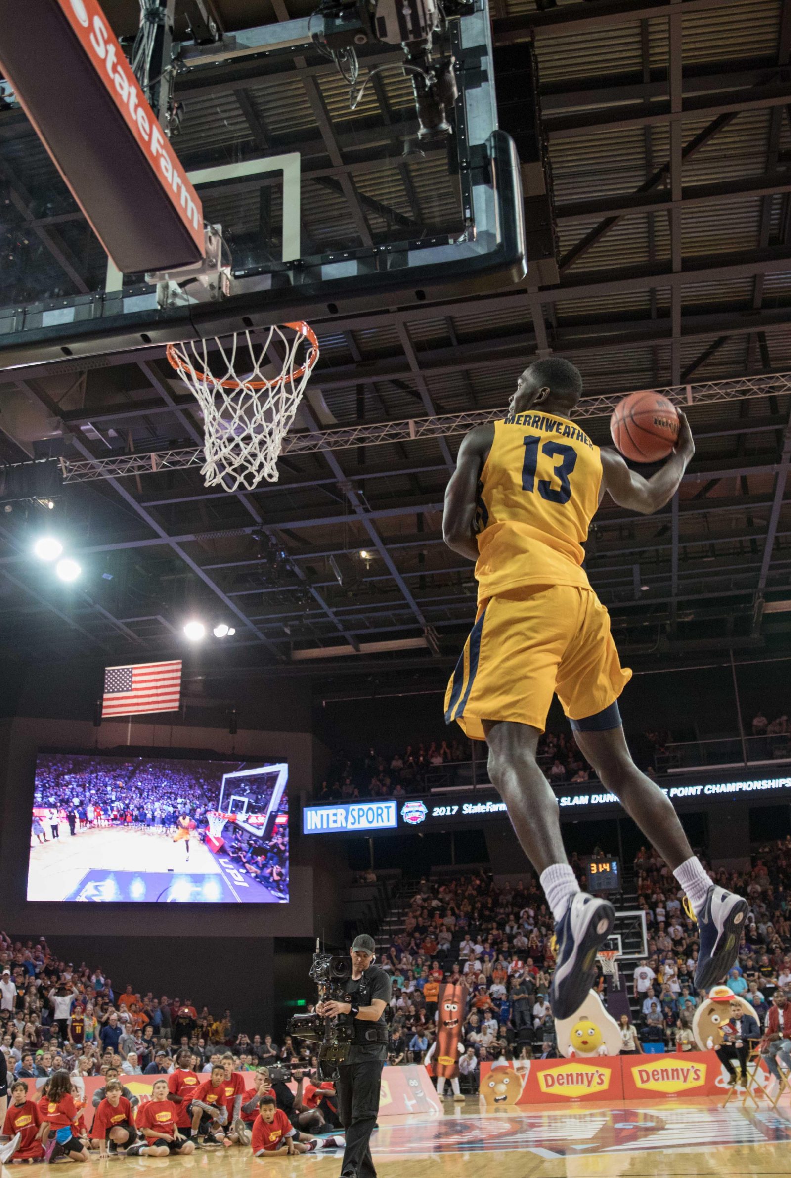 Slideshow: GCU hosts Slam Dunk & 3-Point Championships - GCU News