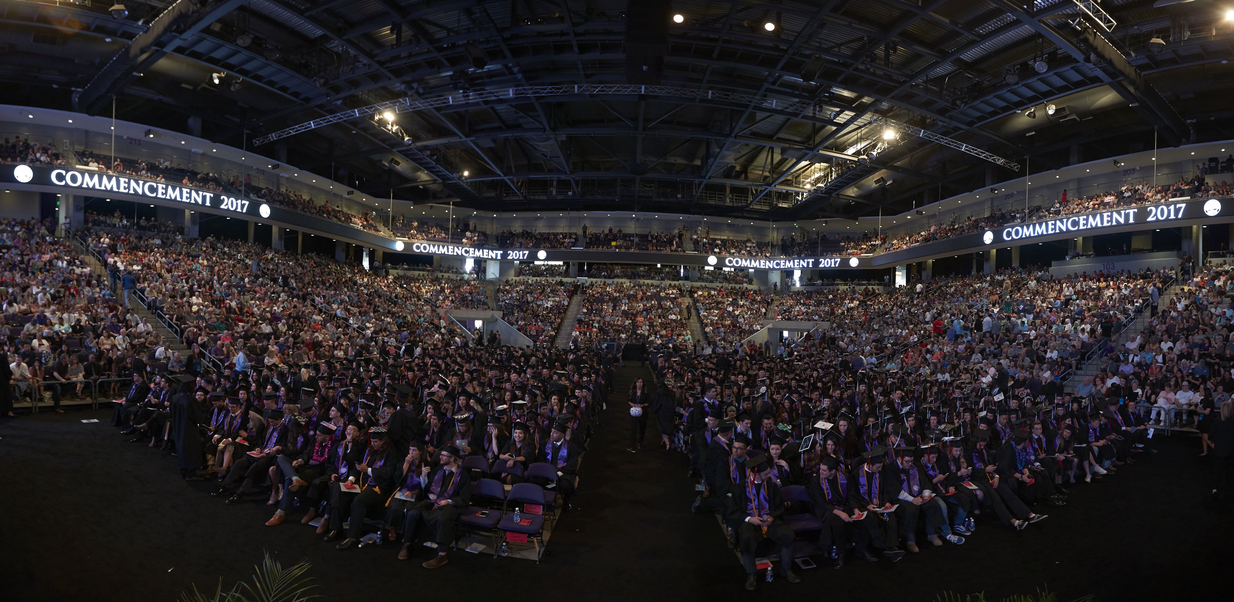 Slideshow: Traditional commencement - GCU News