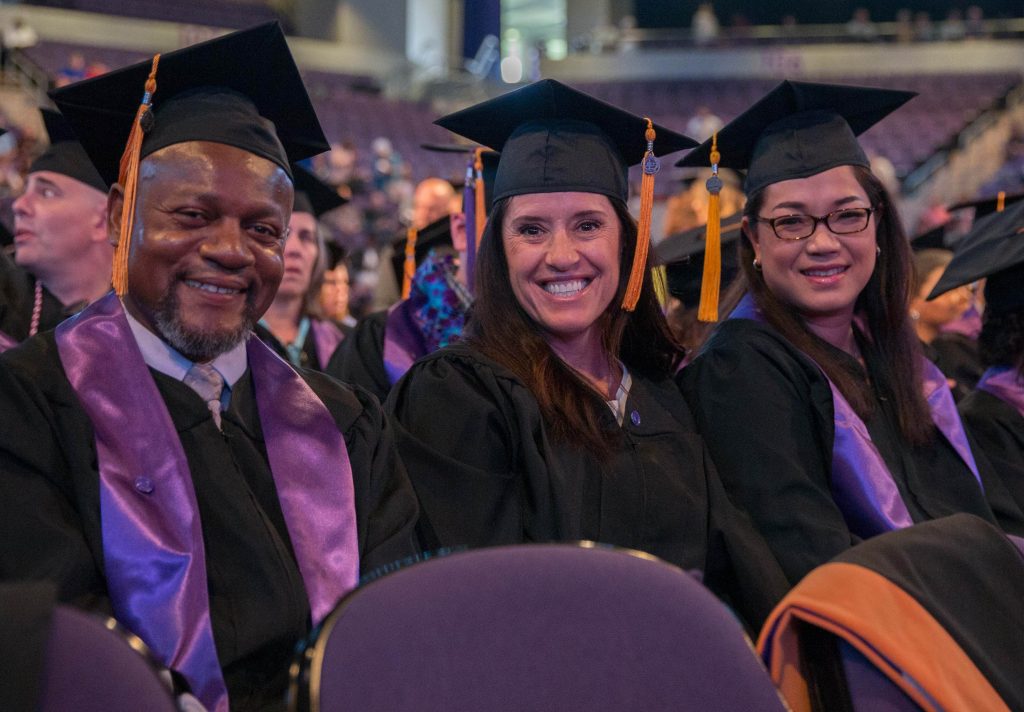 Slideshow: Friday commencement ceremonies - GCU News