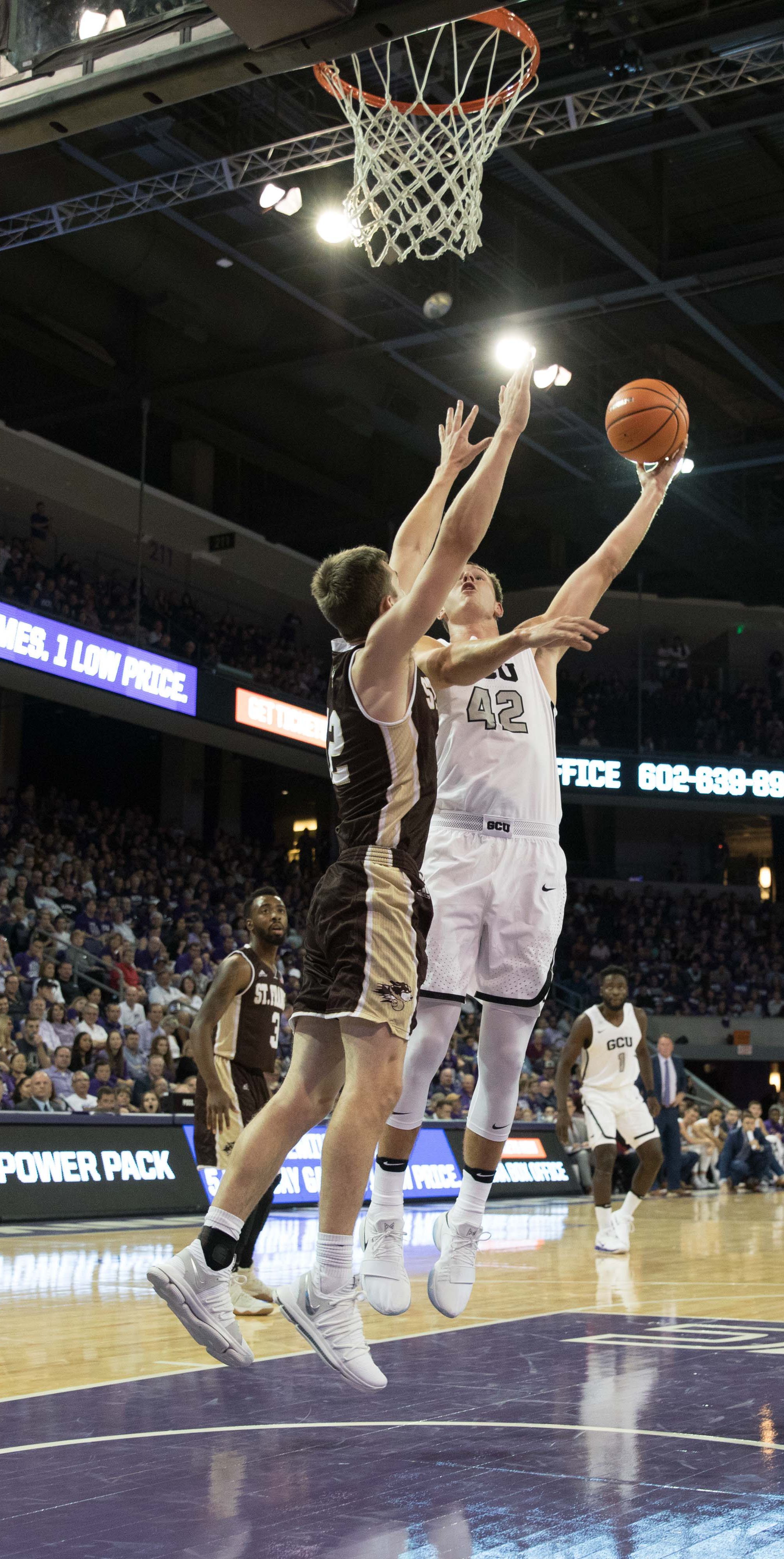 Slideshow: Men's basketball vs. St. Francis - GCU News