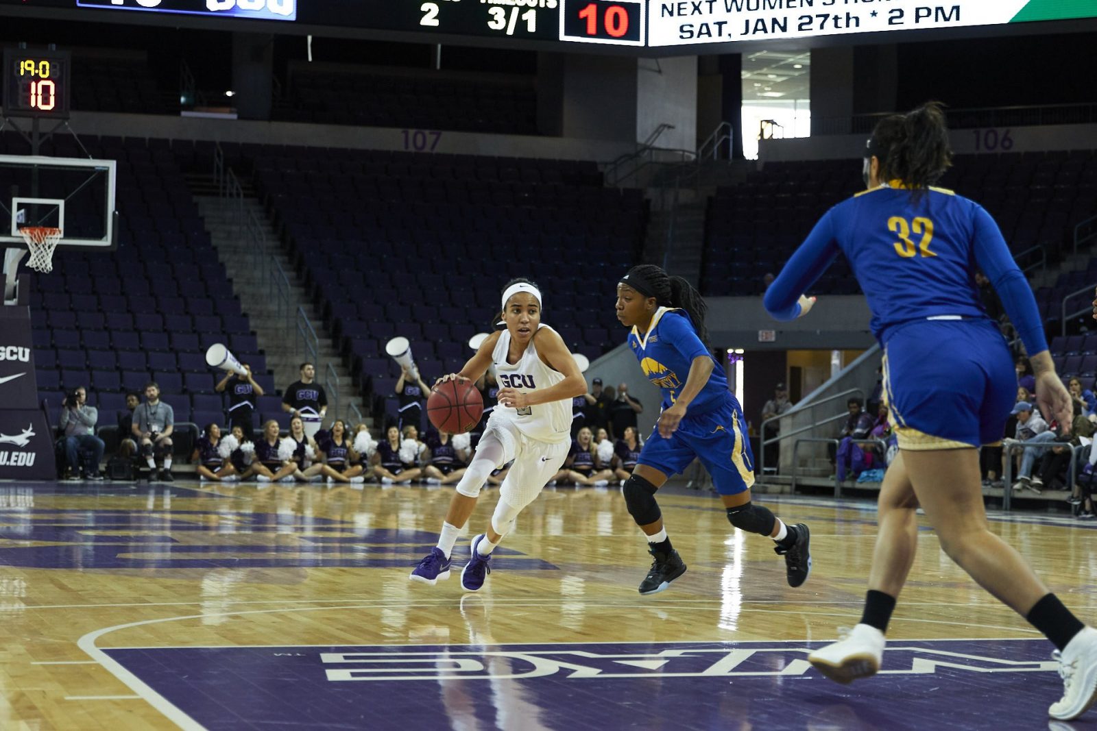 Slideshow: Women's basketball vs. UMKC - GCU News