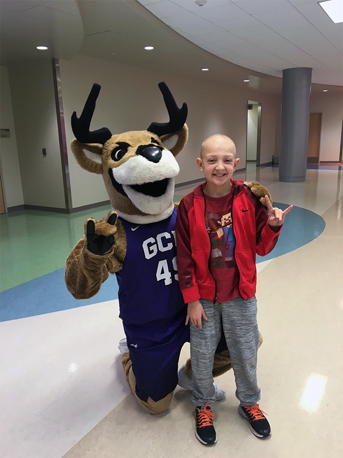 Slideshow: Thunder volunteers at CCBD - GCU News