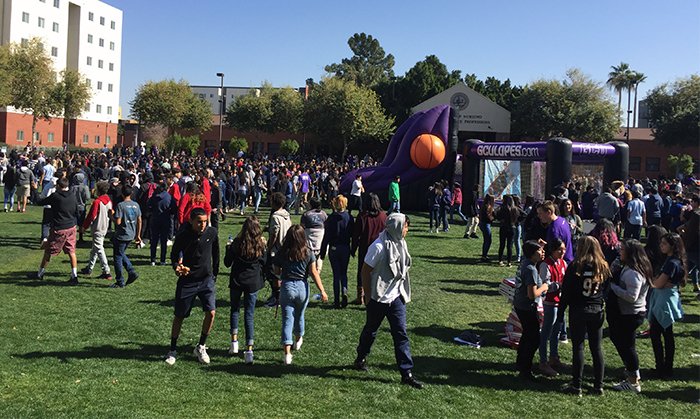 Students kick off college journey at Thunder Vision - GCU News