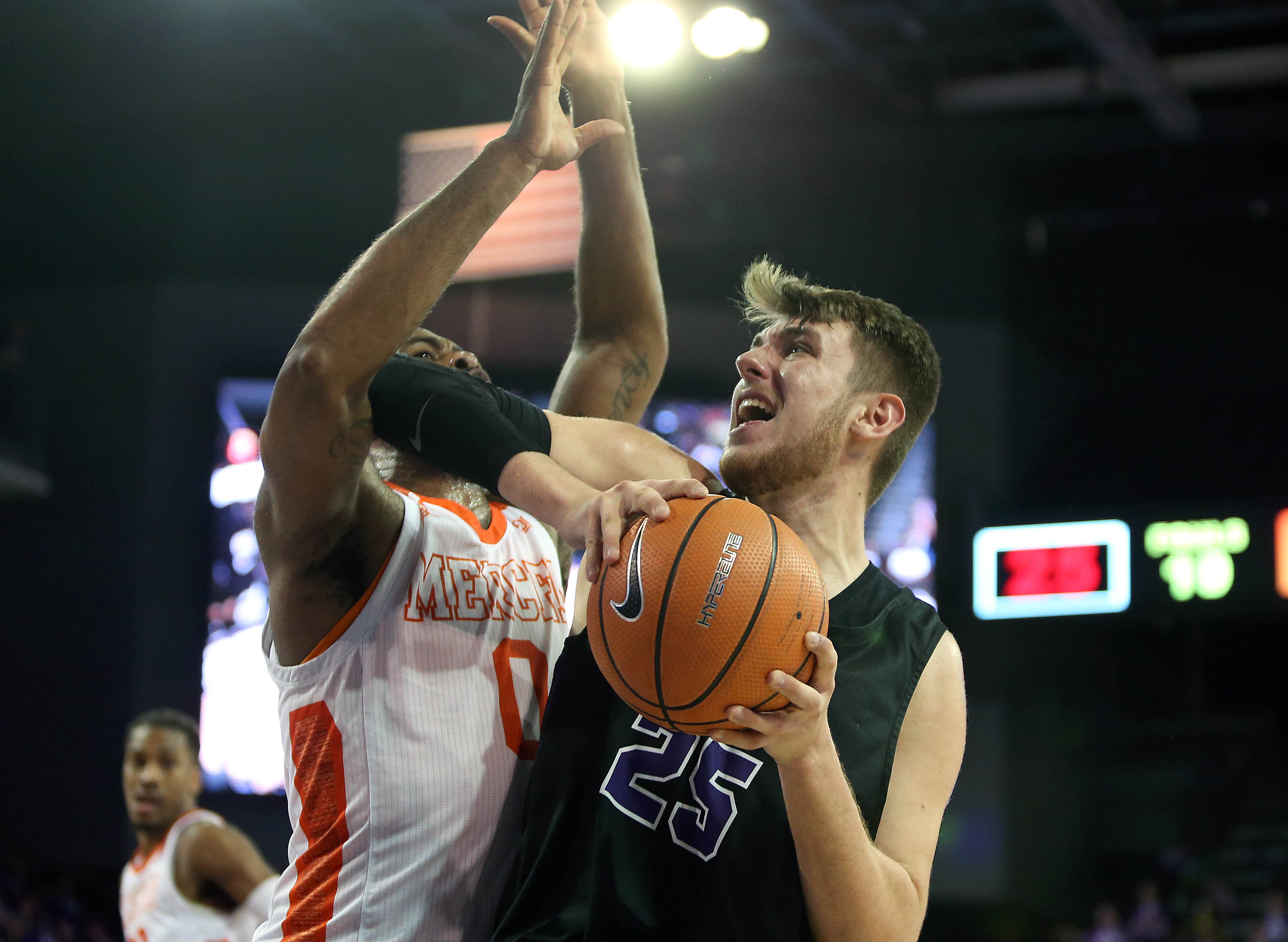 Slideshow: Men's basketball team loses to Mercer in CBI - GCU News