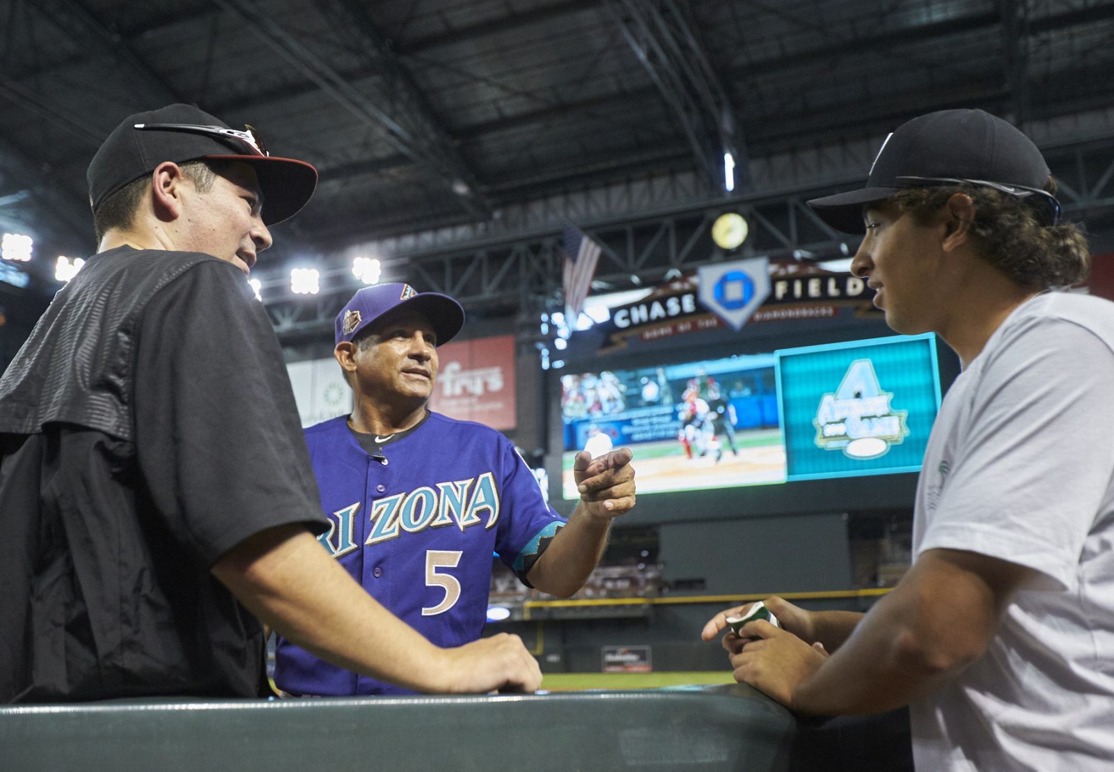 Slideshow: GCU baseball coach in Diamondbacks alumni game - GCU News