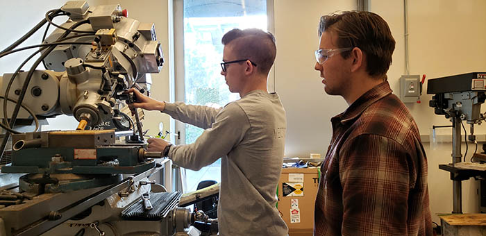 Students in driver's seat in race car build - GCU News