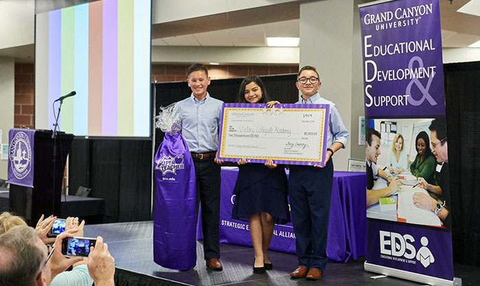 Mobile laundry cleans up at GCU's Canyon Showcase - GCU News