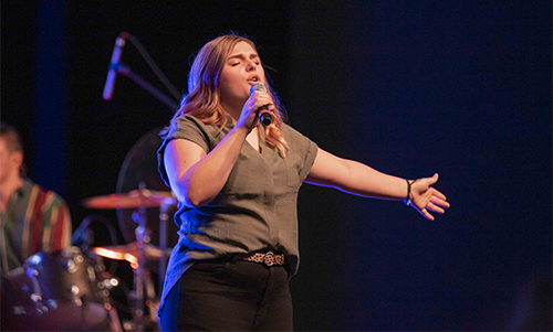 Divine inspiration sprinkled through Canyon Worship - GCU News