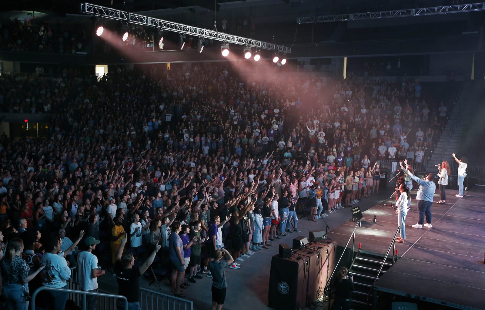 Slideshow: First Chapel of fall semester - GCU News