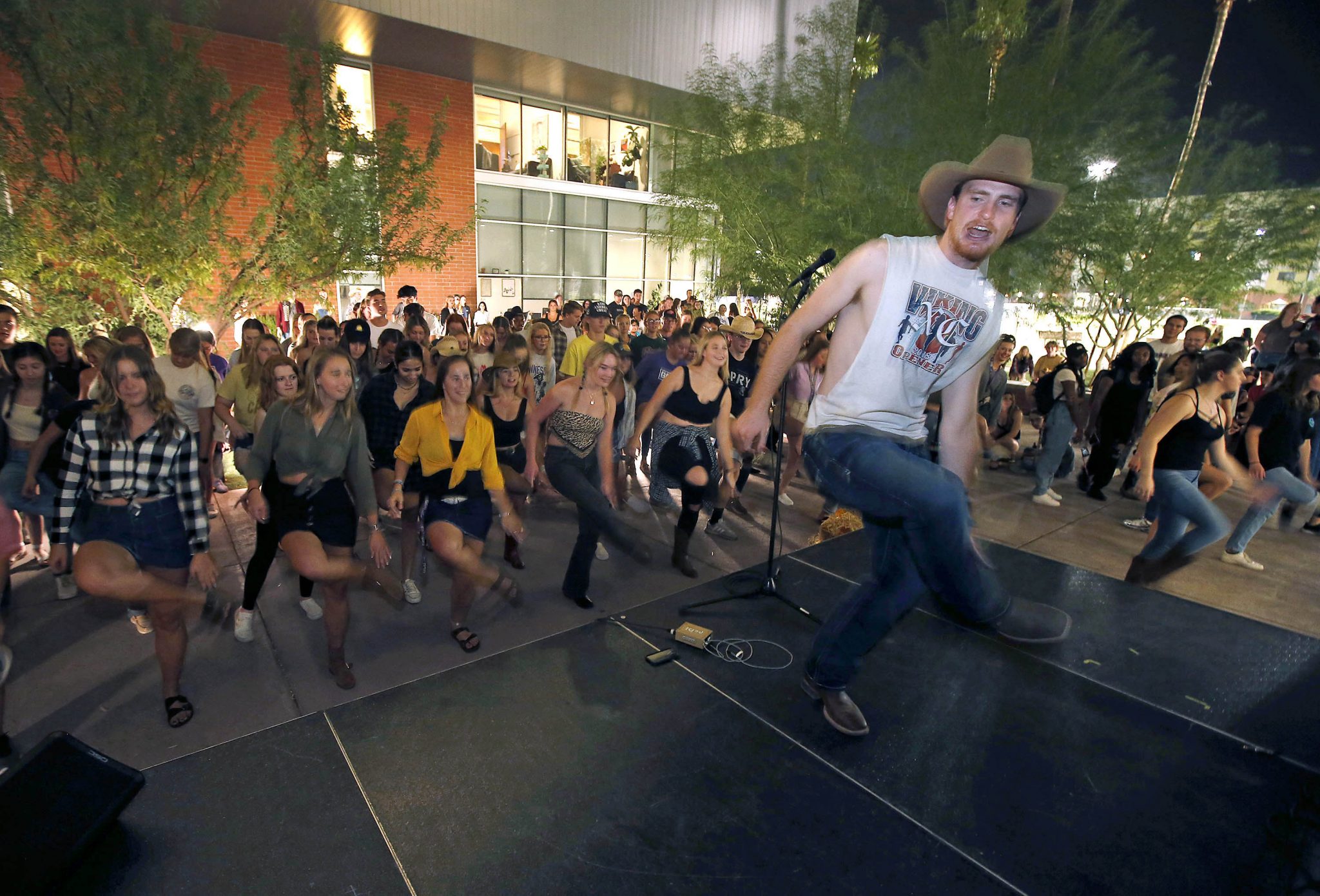 Slideshow: Lopes Live - GCU News