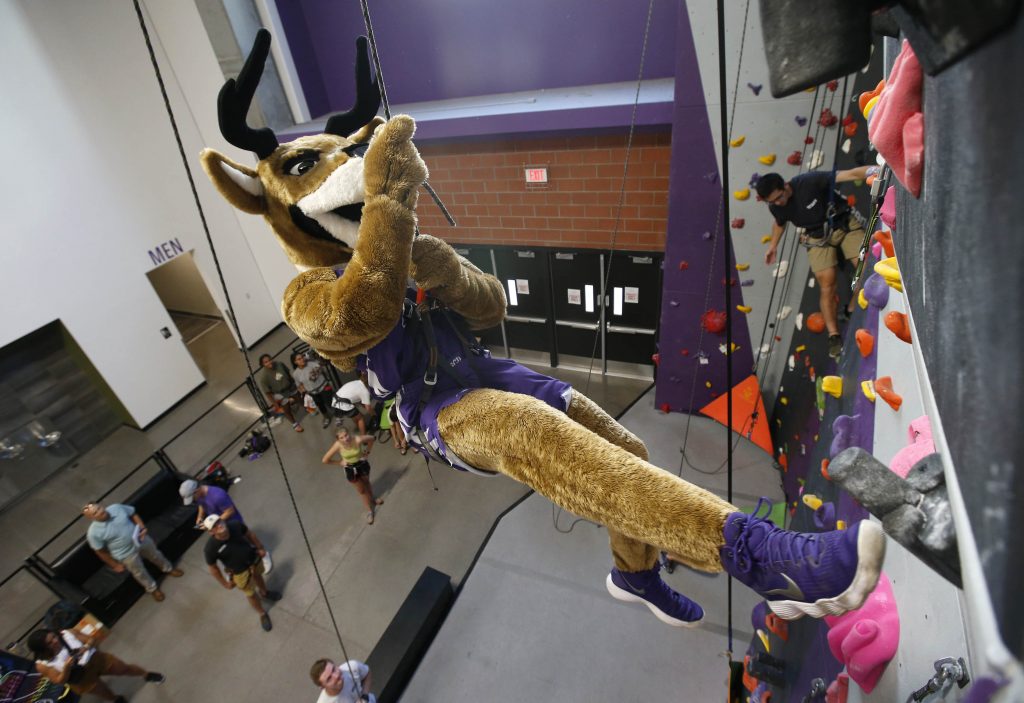 Slideshow: Welcome Back at the CAC - GCU News