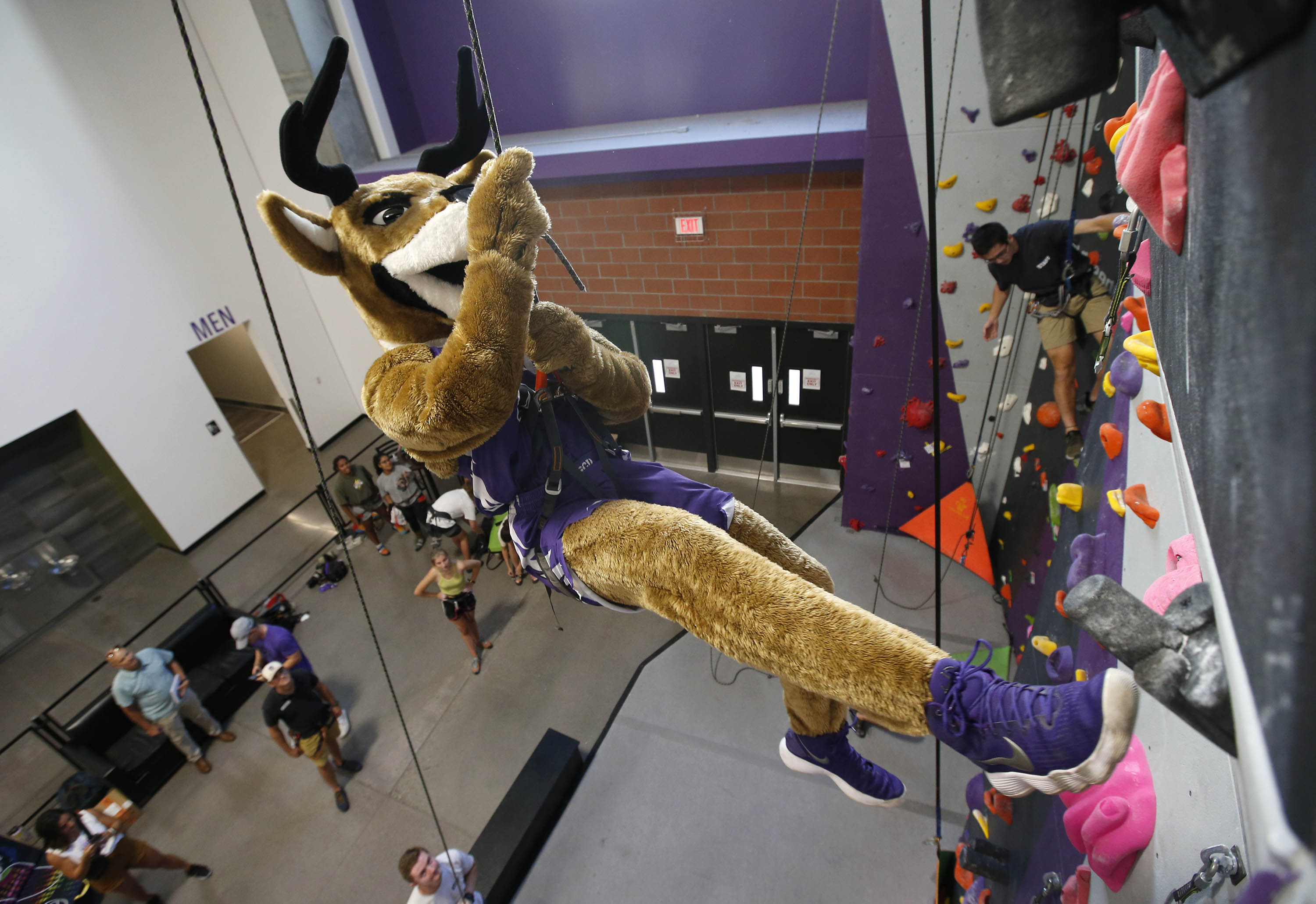 Slideshow: Welcome Back at the CAC - GCU News