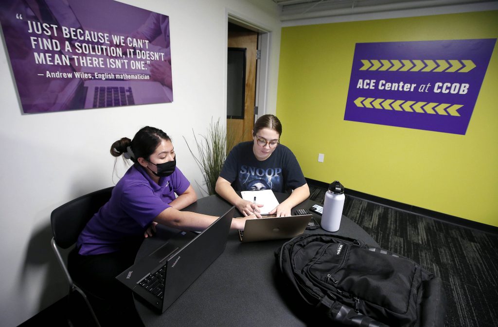 Slideshow: ACE Centers' academic support back in person - GCU News