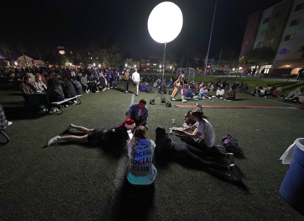 Slideshow: ASGCU's Midnight Breakfast - GCU News