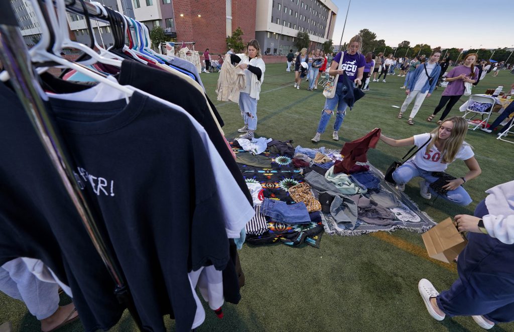 Slideshow: Student Market - GCU News
