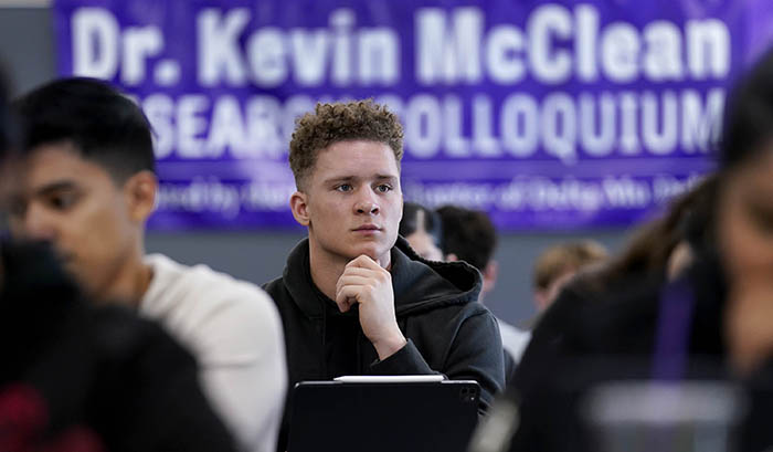 Students plan, lead and listen at annual colloquium - GCU News