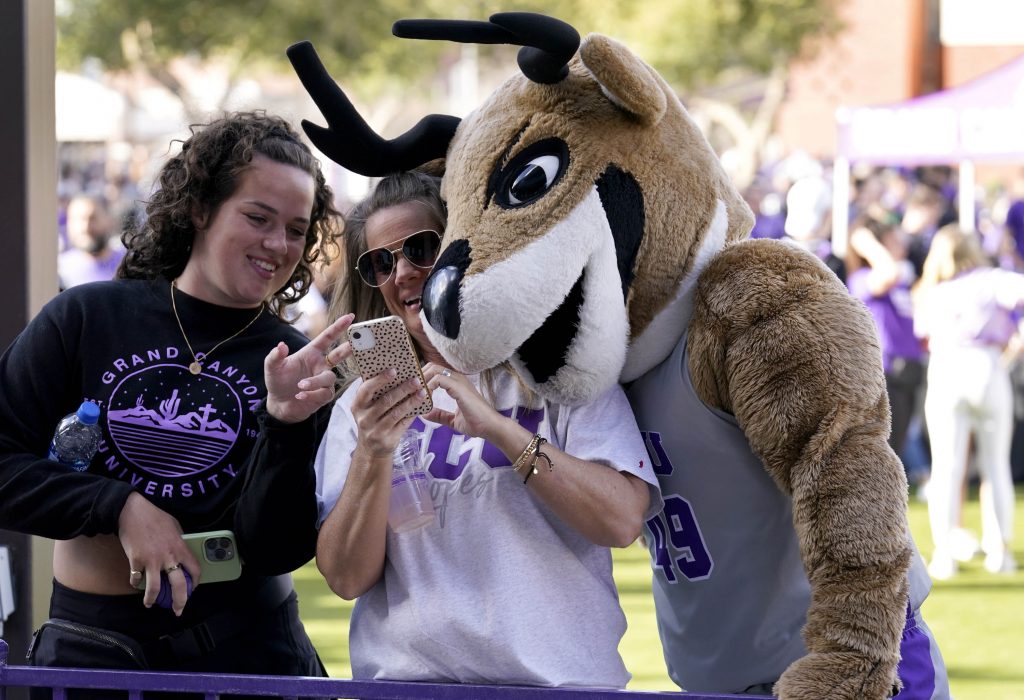 Slideshow: Homecoming Family Weekend, Hall of Fame ceremony and ...