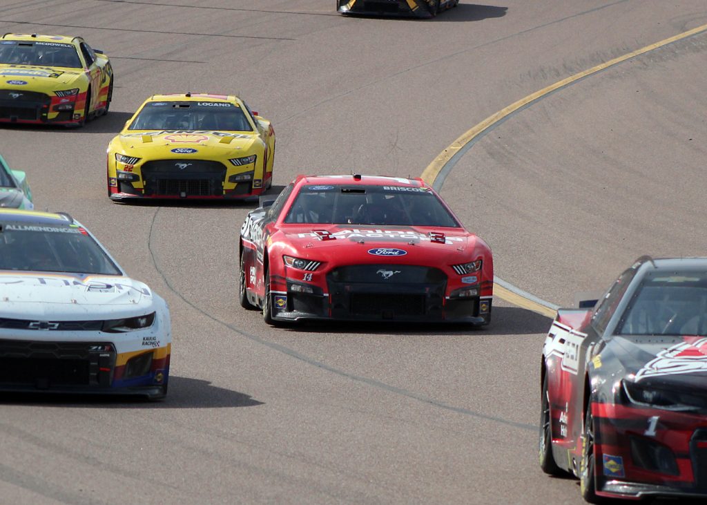 Slideshow: Student's Phoenix Raceway photos - GCU News