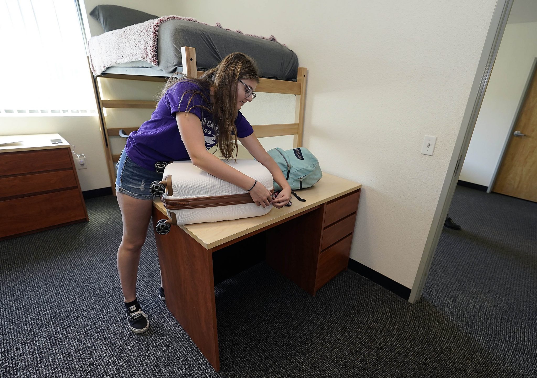Fostering Futures students move in - GCU News