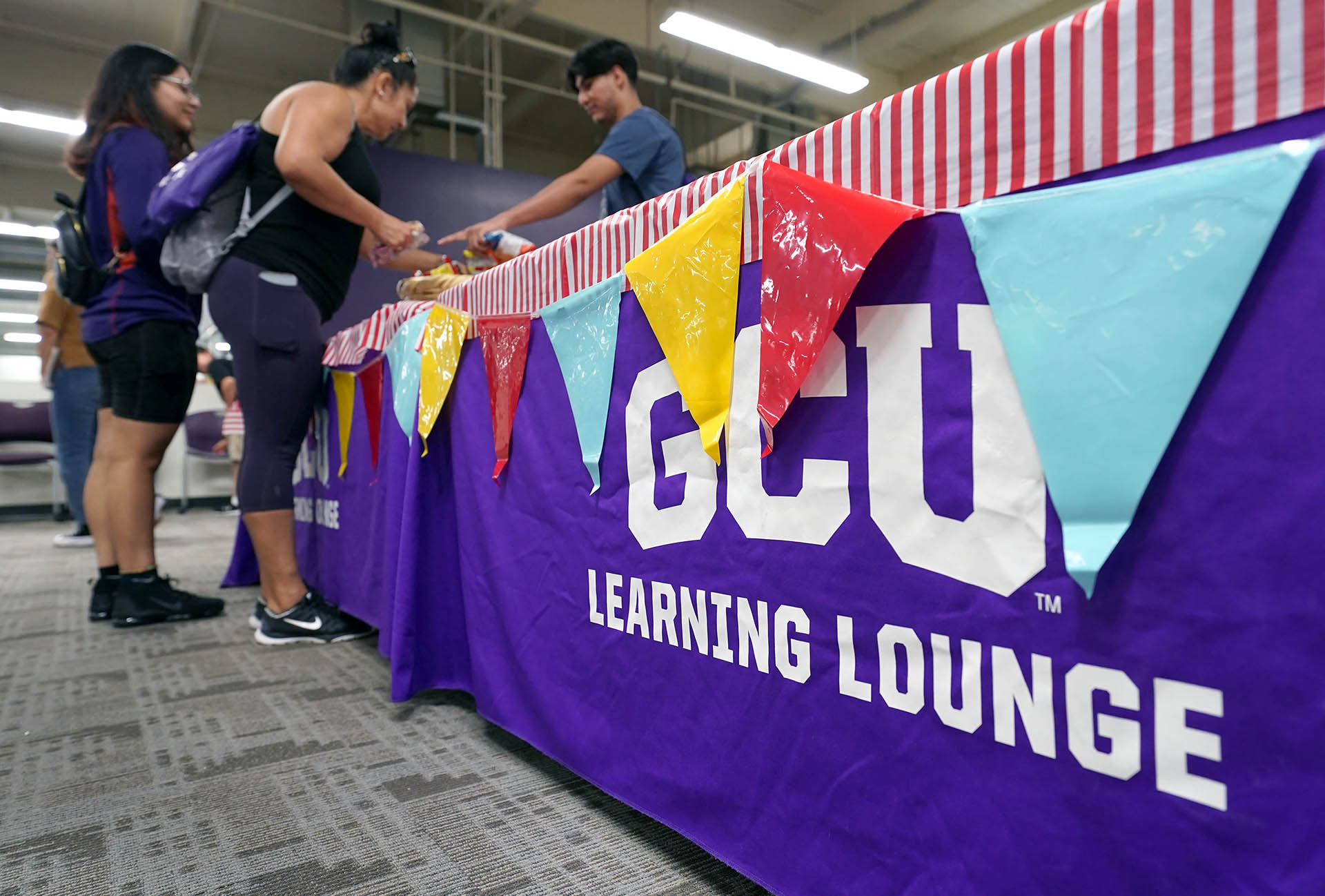 New Learning Lounge is a study in roominess - GCU News