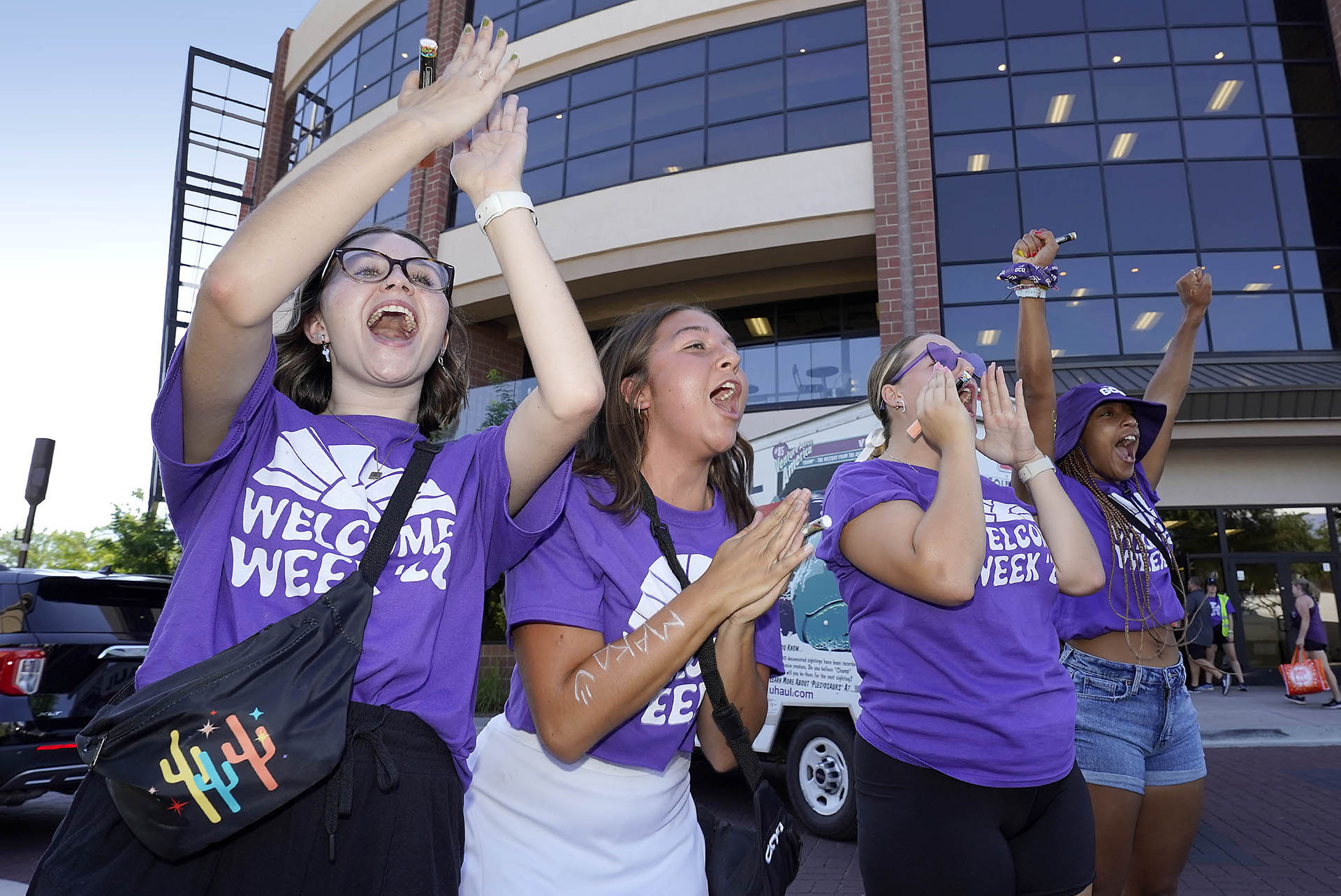 Welcome Crew puts the 'Woohoo!' in arrival - GCU News