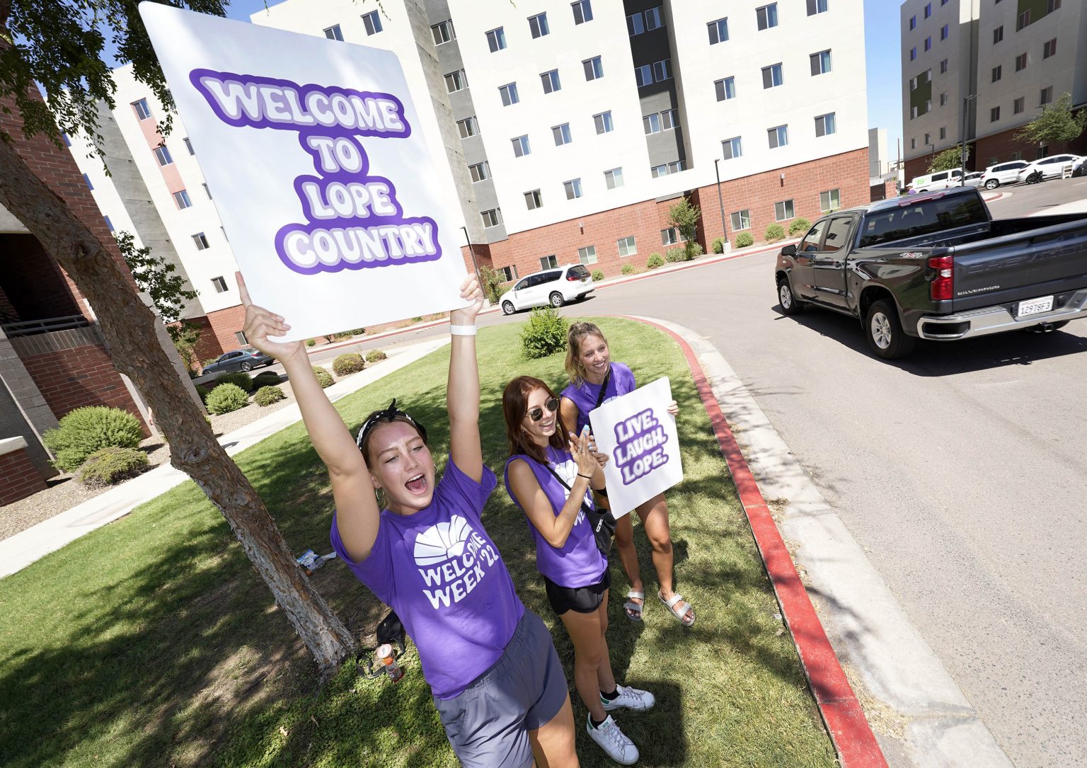 Welcome Crew puts the 'Woohoo!' in arrival - GCU News