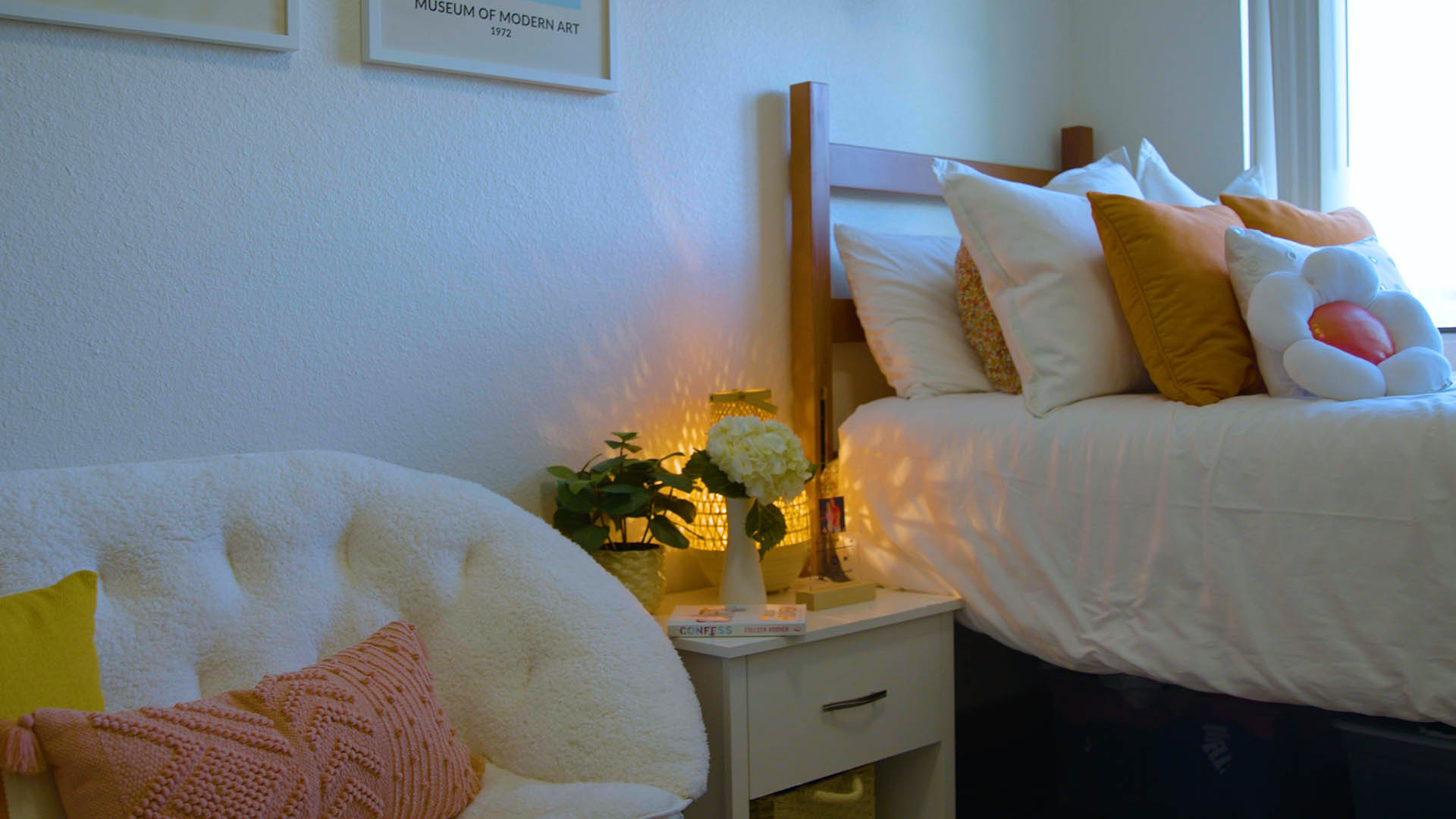 Residence hall room decor - GCU News
